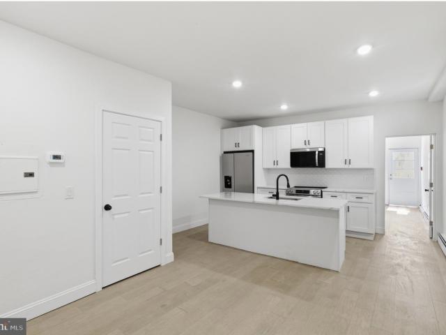 2 BR, 1 BA Apartment 935 E Passyunk Ave, Philadelphia, PA 19147