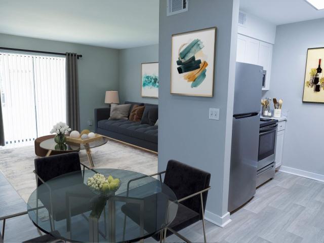 2 BR, 1 BA Apartment 939 South Riverside Drive Unit A2, Clarksville, TN 37040