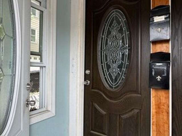 2 BR, 1 BA Apartment 93 Hillside Rd, Unit #2, Watertown, MA 02472