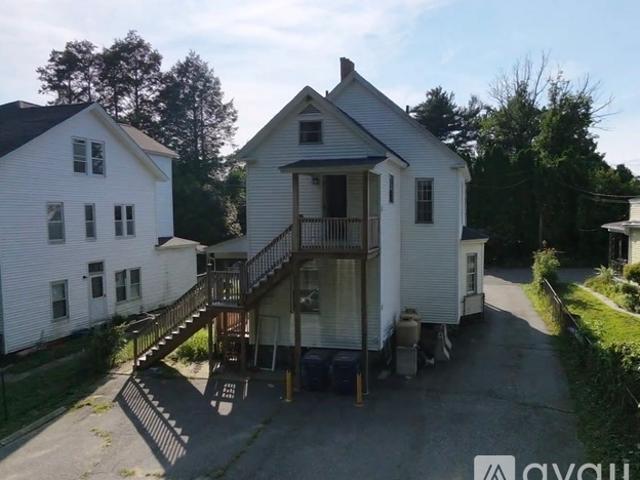 2 BR, 1 BA Apartment 9 Castle Street, Unit Unit B, Ware, MA 01082