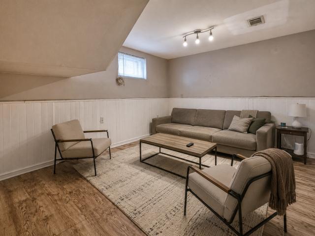 2 BR, 1 BA Apartment 9 Cherry Road, Hamilton, ON L8K3V7