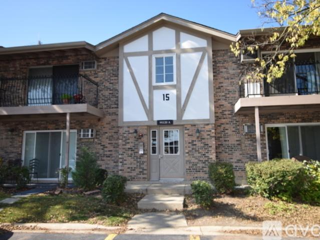 2 BR, 1 BA Apartment 9 S 120 Lake Dr, Unit 201, Willowbrook, IL 60527