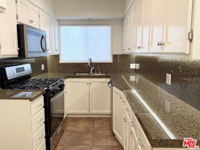 2 BR, 1 BA in Beverly Hills