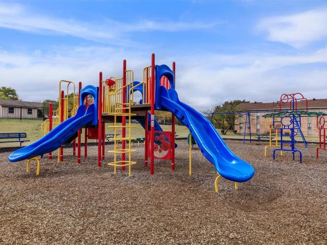 2 BR, 1 BA in Far Greater Northside