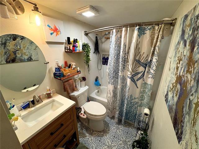 2 BR, 1 BA in Hampton Terrace