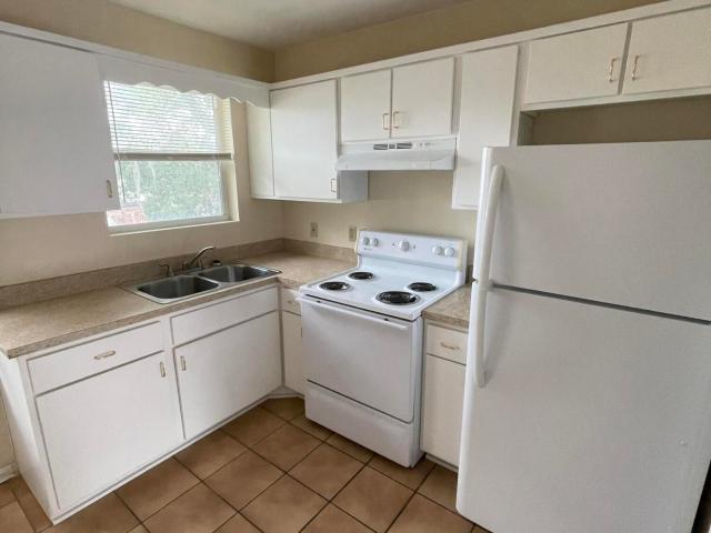 2 BR, 1 BA in Johnson Manor