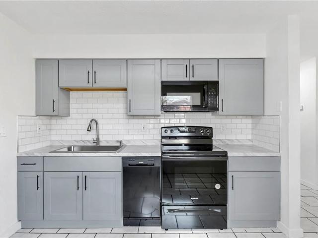 2 BR, 1 BA in Nebraska Avenue Heights