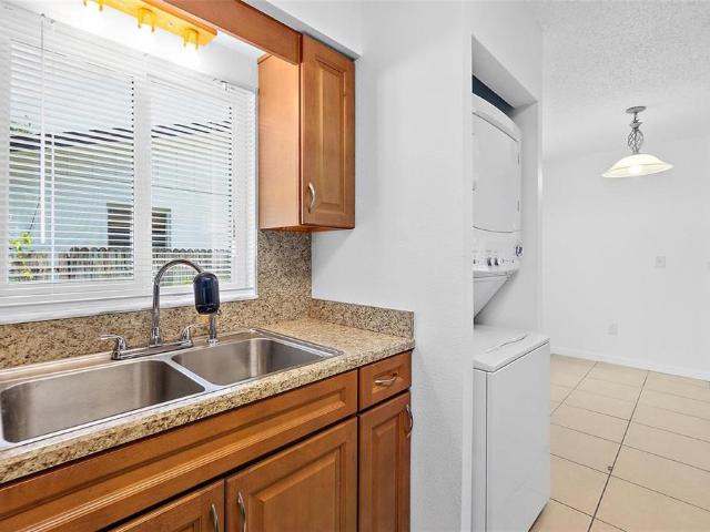 2 BR, 1 BA in Southern Penisula