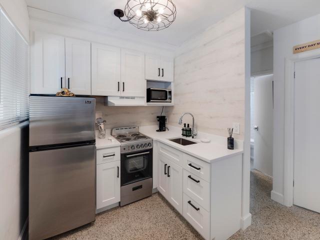 2 BR, 1 BA in Palm Beach Shores