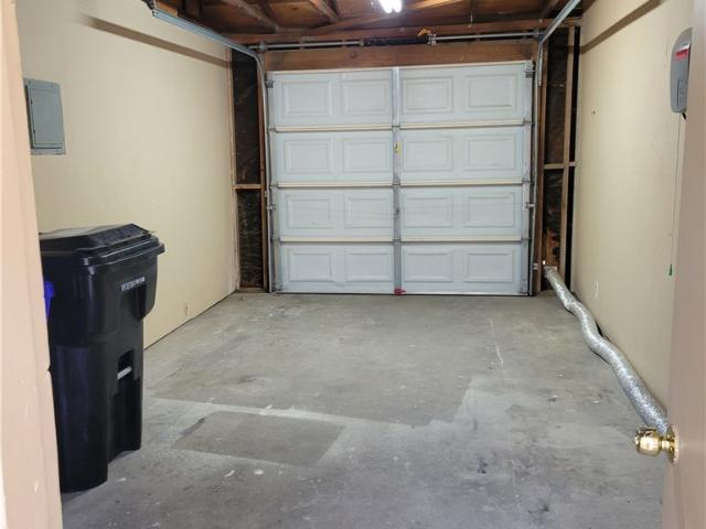 2 BR, 1 BA in West City