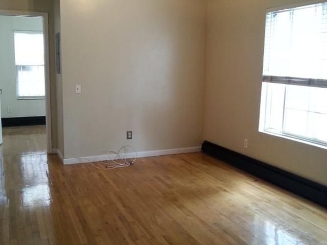 2 BR / 1 BA w Lrg Outdoor Space + Storage Unit