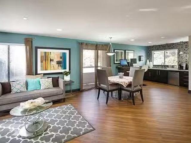 2 BR 2.0 BA 1640 La Rossa Circle