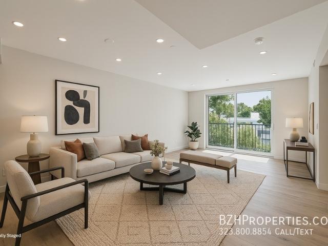 2 BR, 2.5 BA Apartment 1051 S Corning St, Los Angeles, CA 90035