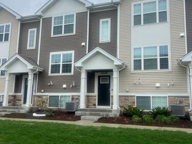 2 BR, 2.5 BA Apartment 1059 Briar Gln Ct, Unit 1059, Hampshire, IL 60140