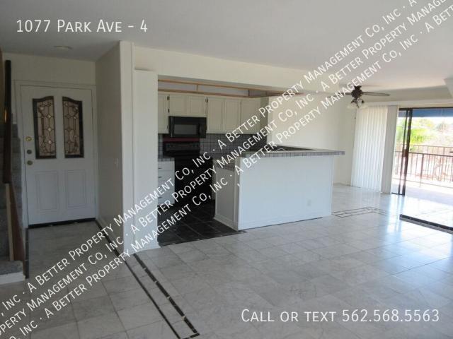 2 BR, 2.5 BA Apartment 1077 Park Ave, Long Beach, CA 90804