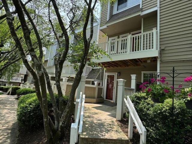 2 BR, 2.5 BA Apartment 10823 Hampton Mill Terrace, Rockville, MD 20852