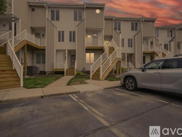 2 BR, 2.5 BA Apartment 100 Pinewood Road, Unit 128, Virginia Beach, VA 23451