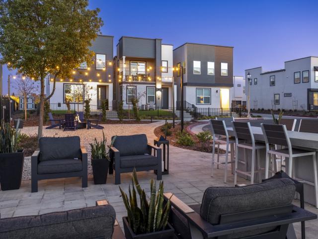 2 BR, 2.5 BA Apartment 1120 C Street Unit 61 1643, Lincoln, CA 95648