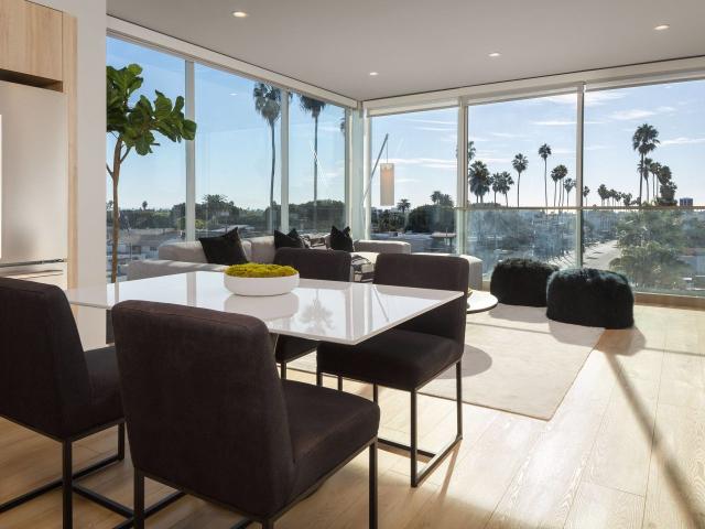 2 BR, 2.5 BA Apartment 12431 Rochester Avenue Unit 411, Los Angeles, CA 90025