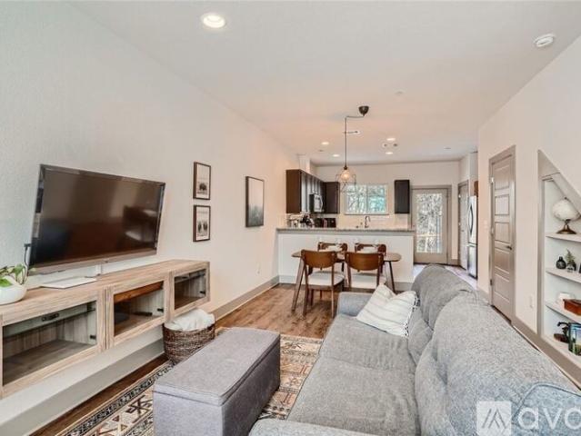 2 BR, 2.5 BA Apartment 12216 Abbey Glen Lane, Austin, TX 78753