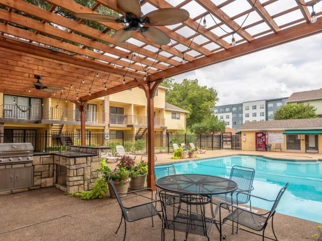 2 BR, 2.5 BA Apartment 1300 S 11th ST Unit 9104, Waco, TX 76706
