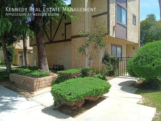 2 BR, 2.5 BA Apartment 1328 W Ave J 4, Lancaster, CA 93534