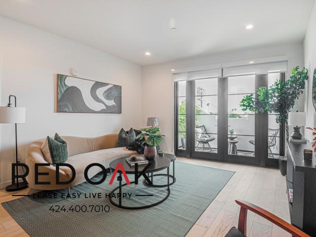 2 BR, 2.5 BA Apartment 1333 S Orange Grove Ave, Los Angeles, CA 90019