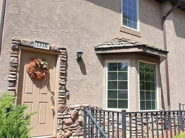 2 BR, 2.5 BA Apartment 1338 E. Lake Springs Lane, Holladay, UT 84117