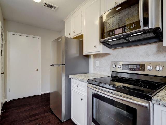2 BR, 2.5 BA Apartment 1441 Bering Drive Unit 1525, Houston, TX 77057