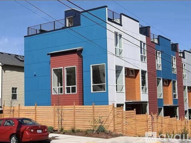 2 BR, 2.5 BA Apartment 1400 N 95th St, Seattle, WA 98103