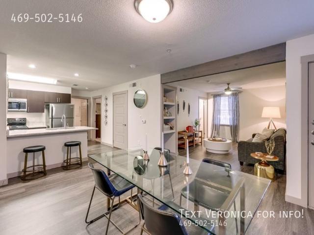 2 BR, 2.5 BA Apartment 1500 Crossing Place, Austin, TX 78741