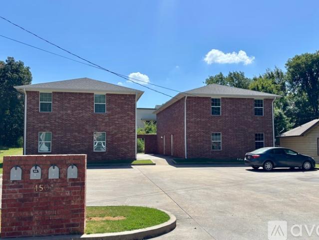 2 BR, 2.5 BA Apartment 1502 N 9th Ave, Unit B, Durant, OK 74701