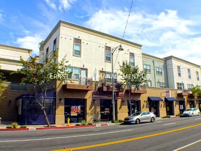 2 BR, 2.5 BA Apartment 16674 Bellflower Blvd Bellflower, CA 90706