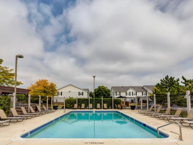 2 BR, 2.5 BA Apartment 168 Gregory St Unit 150H, Aurora, IL 60504