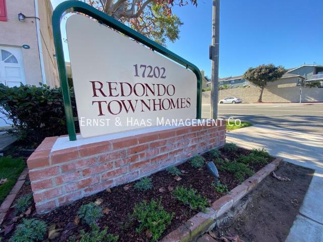 2 BR, 2.5 BA Apartment 17202 Inglewood Ave Lawndale, CA 90260