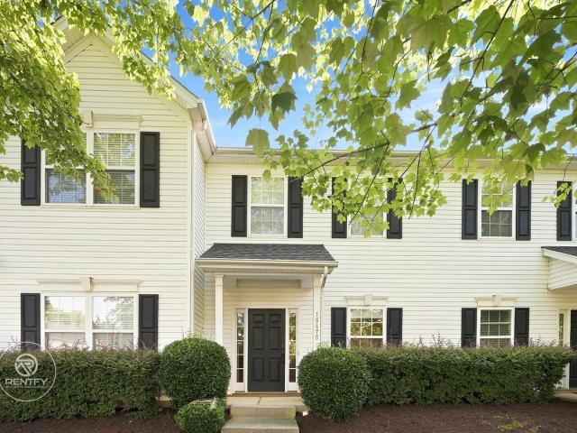 2 BR, 2.5 BA Apartment 18478 Streamline Court, Cornelius, NC 28031