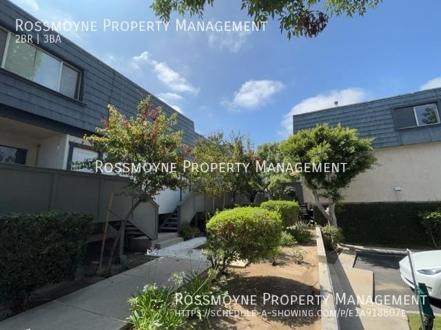 2 BR, 2.5 BA Apartment 18550 Hatteras St, Tarzana, CA 91356