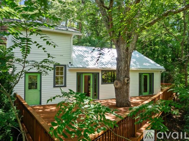 2 BR, 2.5 BA Apartment 1896 North Carolina 80, Burnsville, NC 28714