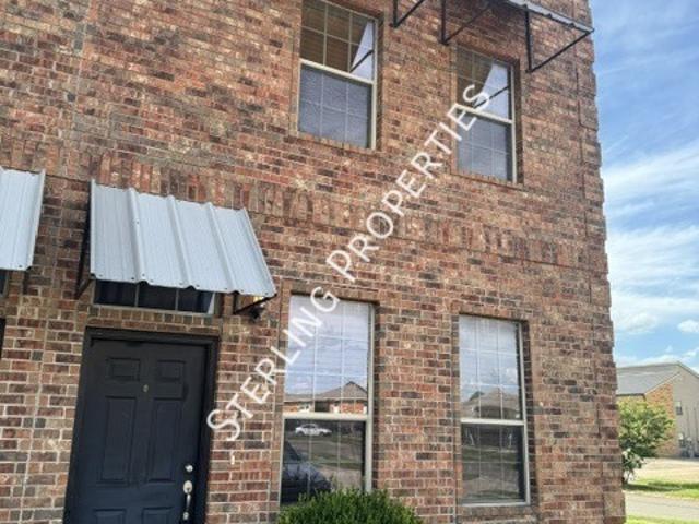2 BR, 2.5 BA Apartment 208 Chalmette Dr Norman, OK 73071