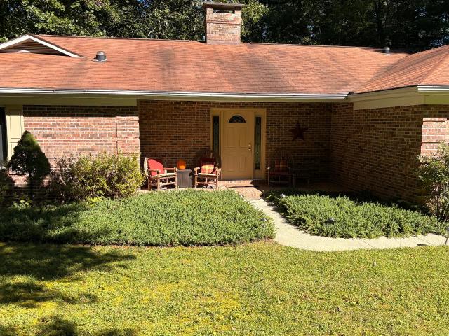 2 BR, 2.5 BA Apartment 202 Thomas Road, Hendersonville, NC 28739