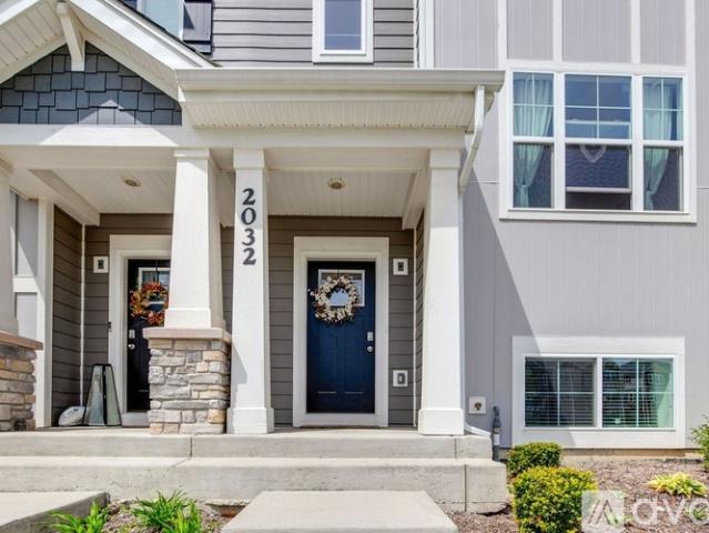 2 BR, 2.5 BA Apartment 2032 Yellowstone Boulevard, Unit 2032, Mundelein, IL 60060