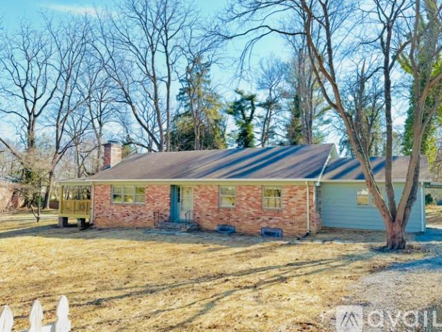 2 BR, 2.5 BA Apartment 216 South Buckmarsh Street, Berryville, VA 22611