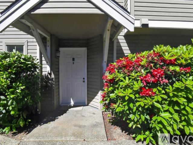 2 BR, 2.5 BA Apartment 2100 South 336th St, Unit P5, Federal Way, WA 98003