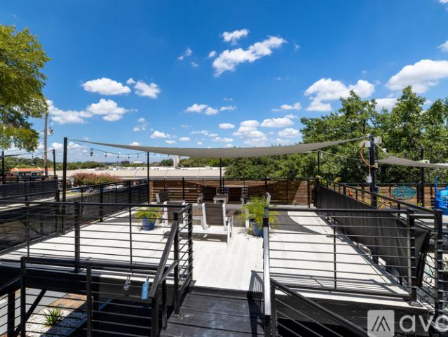 2 BR, 2.5 BA Apartment 2213 Park Hill Dr, Fort Worth, TX 76110