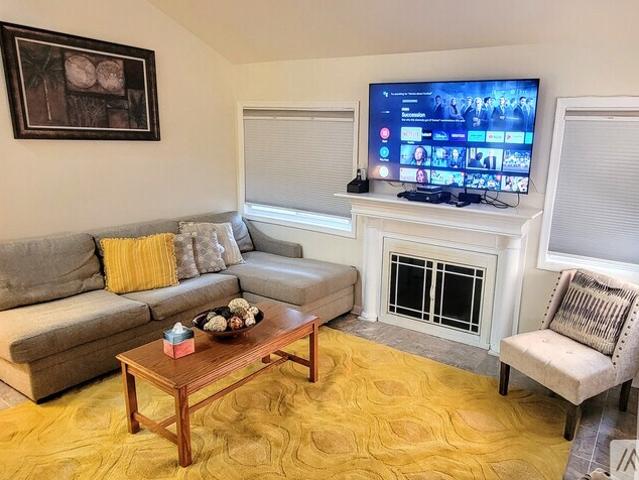 2 BR, 2.5 BA Apartment 2217 Saunders Drive, Unit Saunders Townhome, Herndon, VA 20170