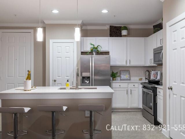 2 BR, 2.5 BA Apartment 2235 Timberloch Pl, Spring, TX 77380