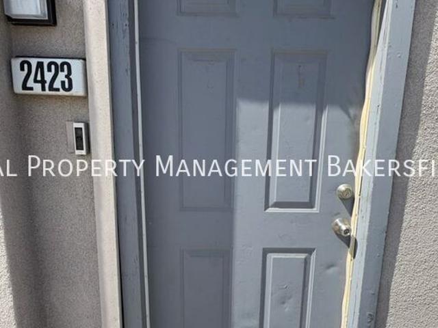 2 BR, 2.5 BA Apartment 2423 Olive St. 2423, Bakersfield, CA 93301