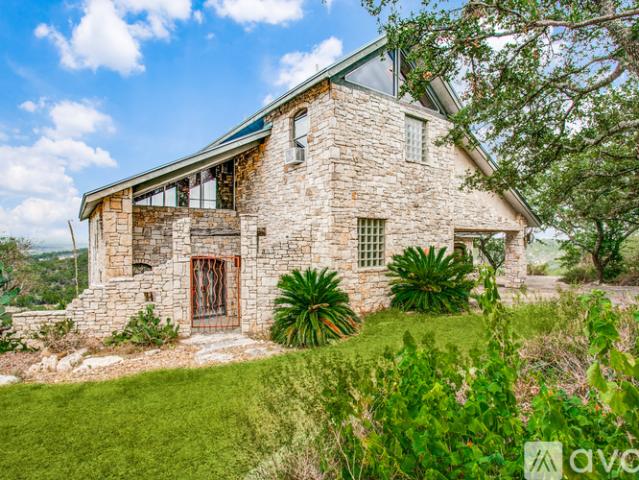 2 BR, 2.5 BA Apartment 27534 Twin Peak Street, San Antonio, TX 78261