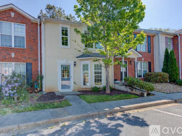 2 BR, 2.5 BA Apartment 2776 Valley Green Drive, Unit 2776 Valley Green Drive, Gainesville, GA 30504