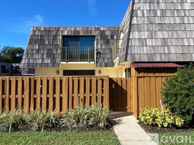 2 BR, 2.5 BA Apartment 2911 Pecan Ave, Leesburg, FL 34748